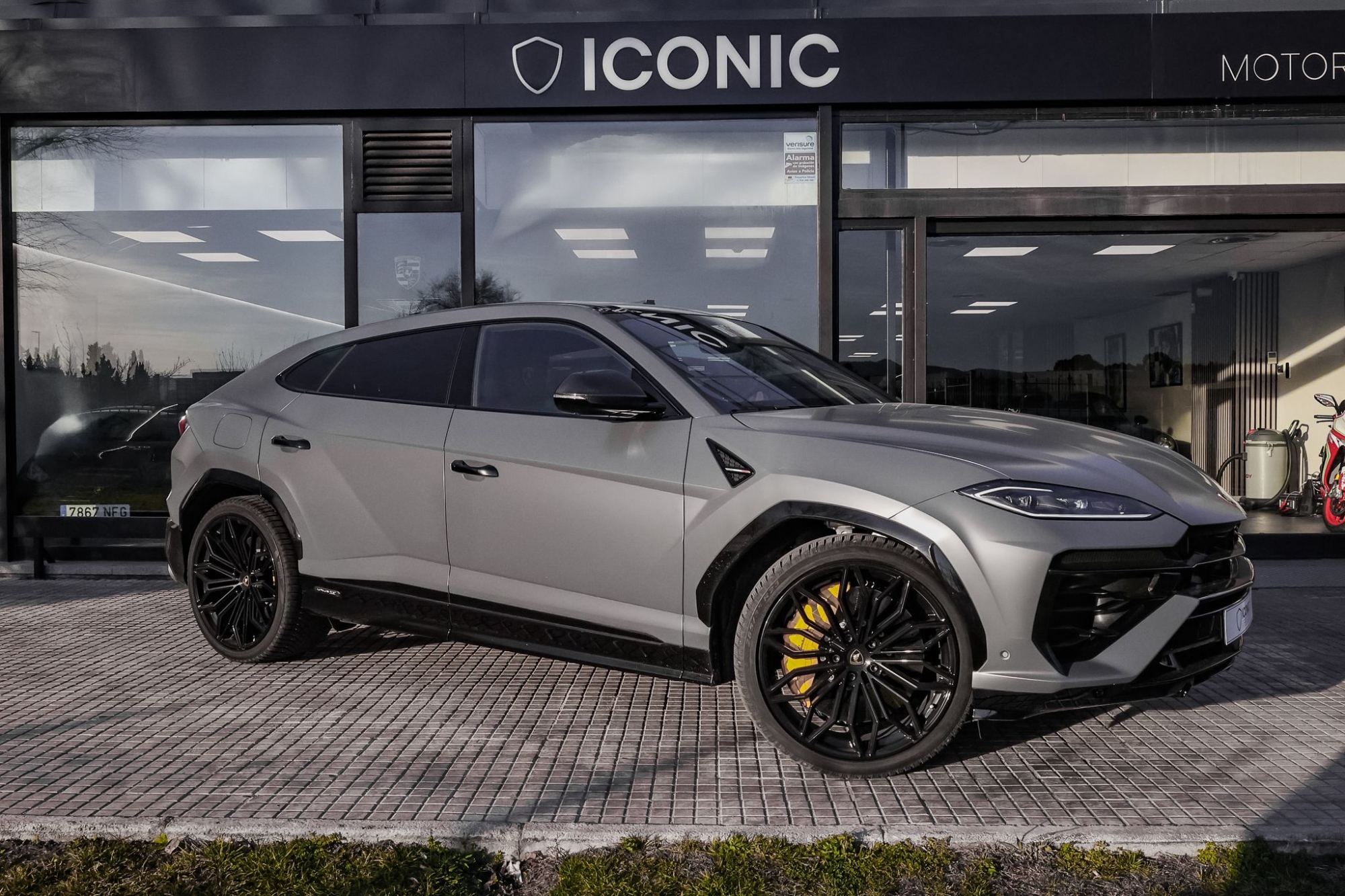 LAMBORGHINI URUS SE